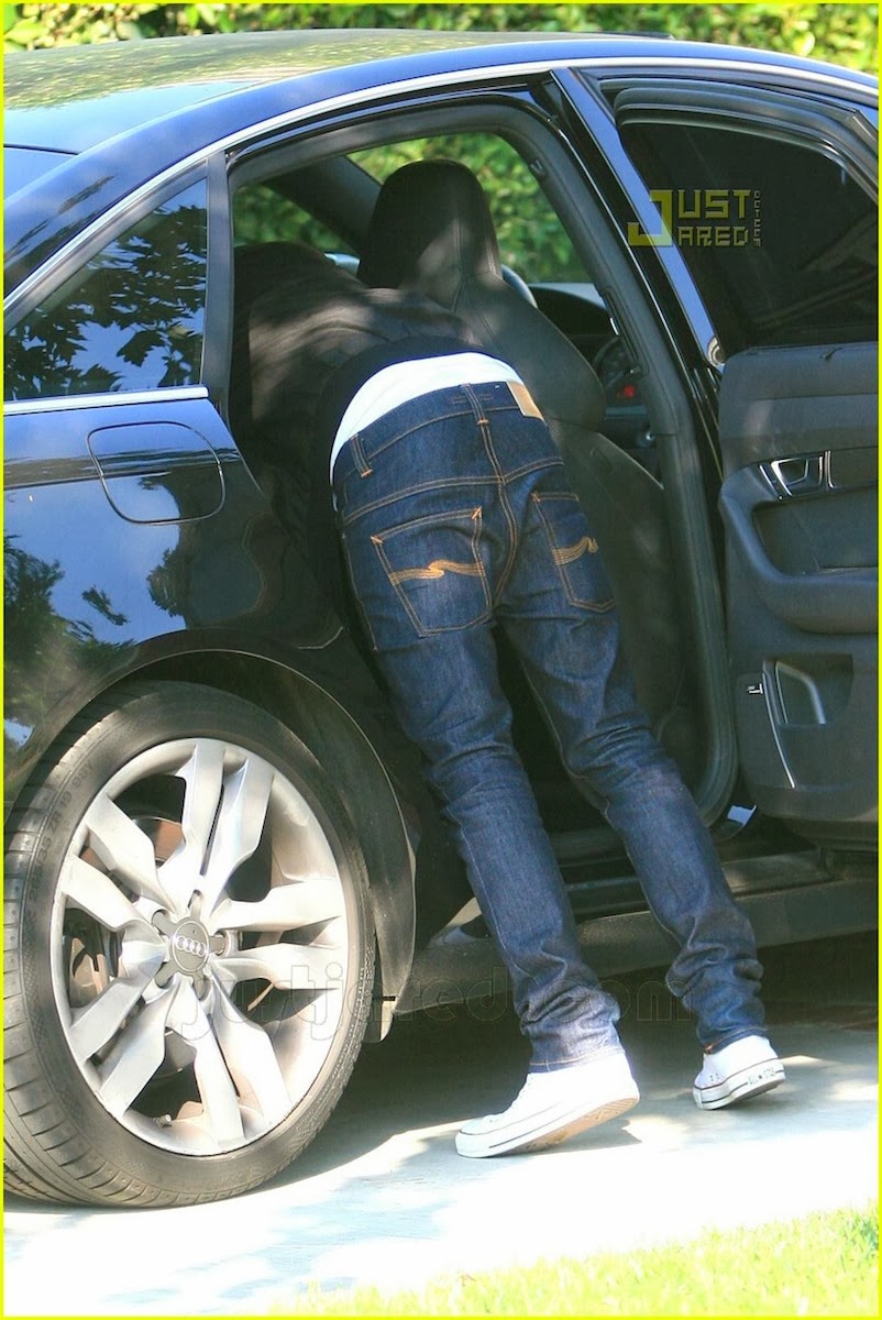 Celeb Saggers: SAGGER OF THE YEAR #4: Zac Efron Sagging Collection