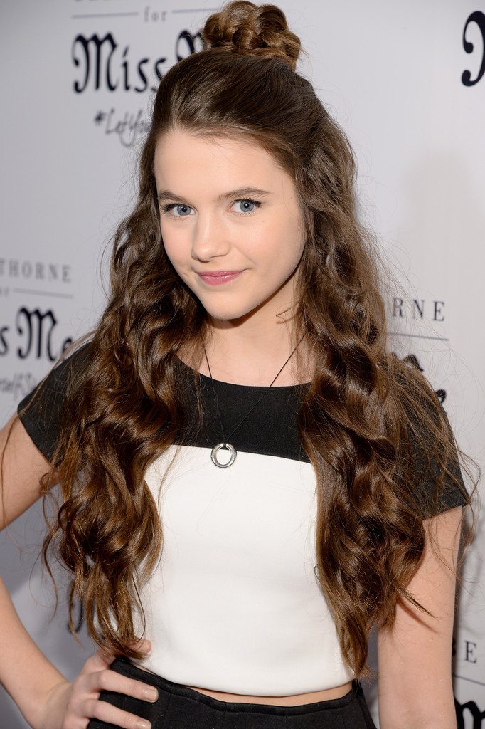 Starlet Arcade: Hot Chloe East