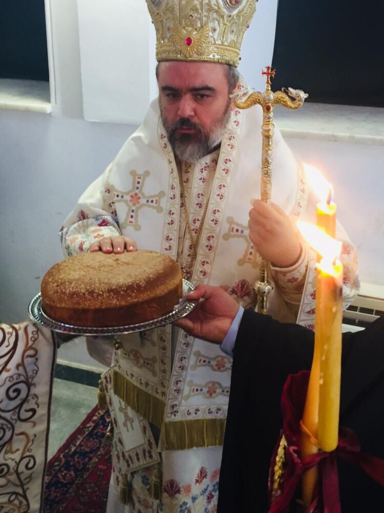 ΦΩΣ ΦΑΝΑΡΙΟΥ: Η ΕΟΡΤΗ ΤΗΣ ΥΨΩΣΕΩΣ ΤΟΥ ΤΙΜΙΟΥ ΣΤΑΥΡΟΥ ΣΤΗΝ ΣΜΥΡΝΗ (ΦΩΤΟ)
