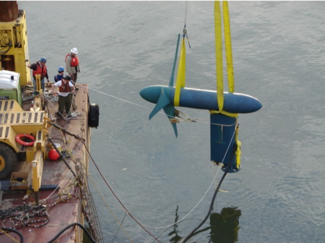 NYC Urban Life: East River Underwater Turbines