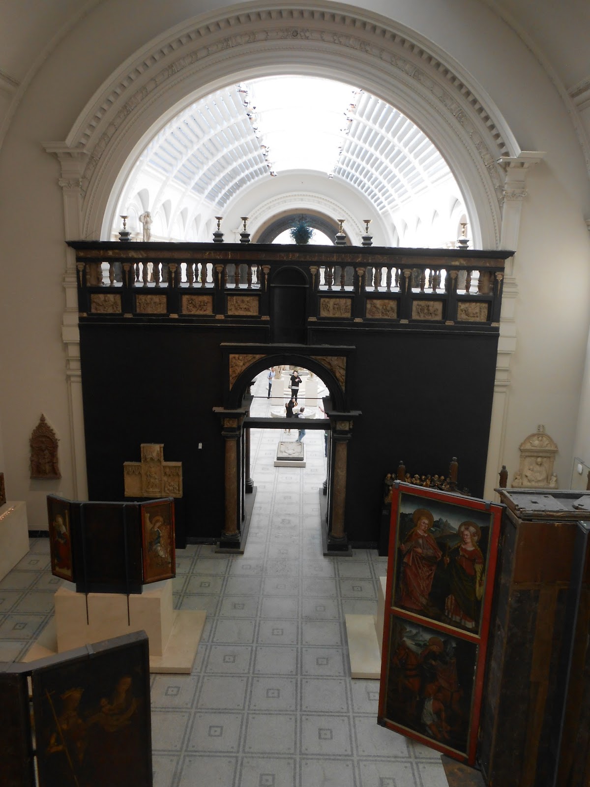 New Liturgical Movement: A Dutch Renaissance Rood-Screen
