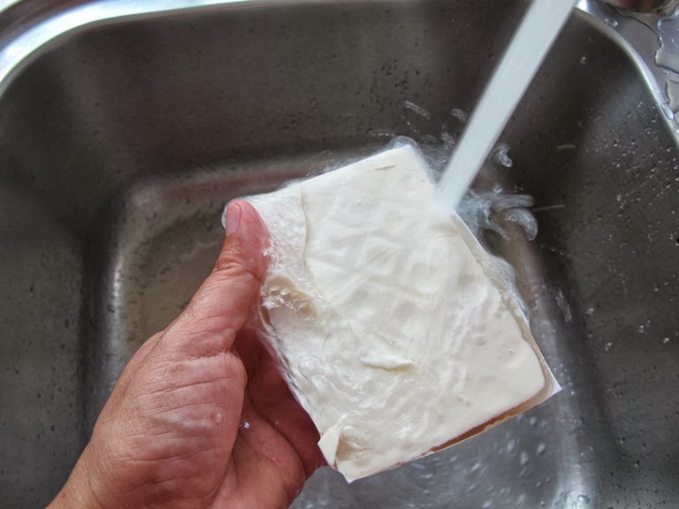 Nasi Lemak Lover: Simple Home-style tofu, and how to remove tofu from ...