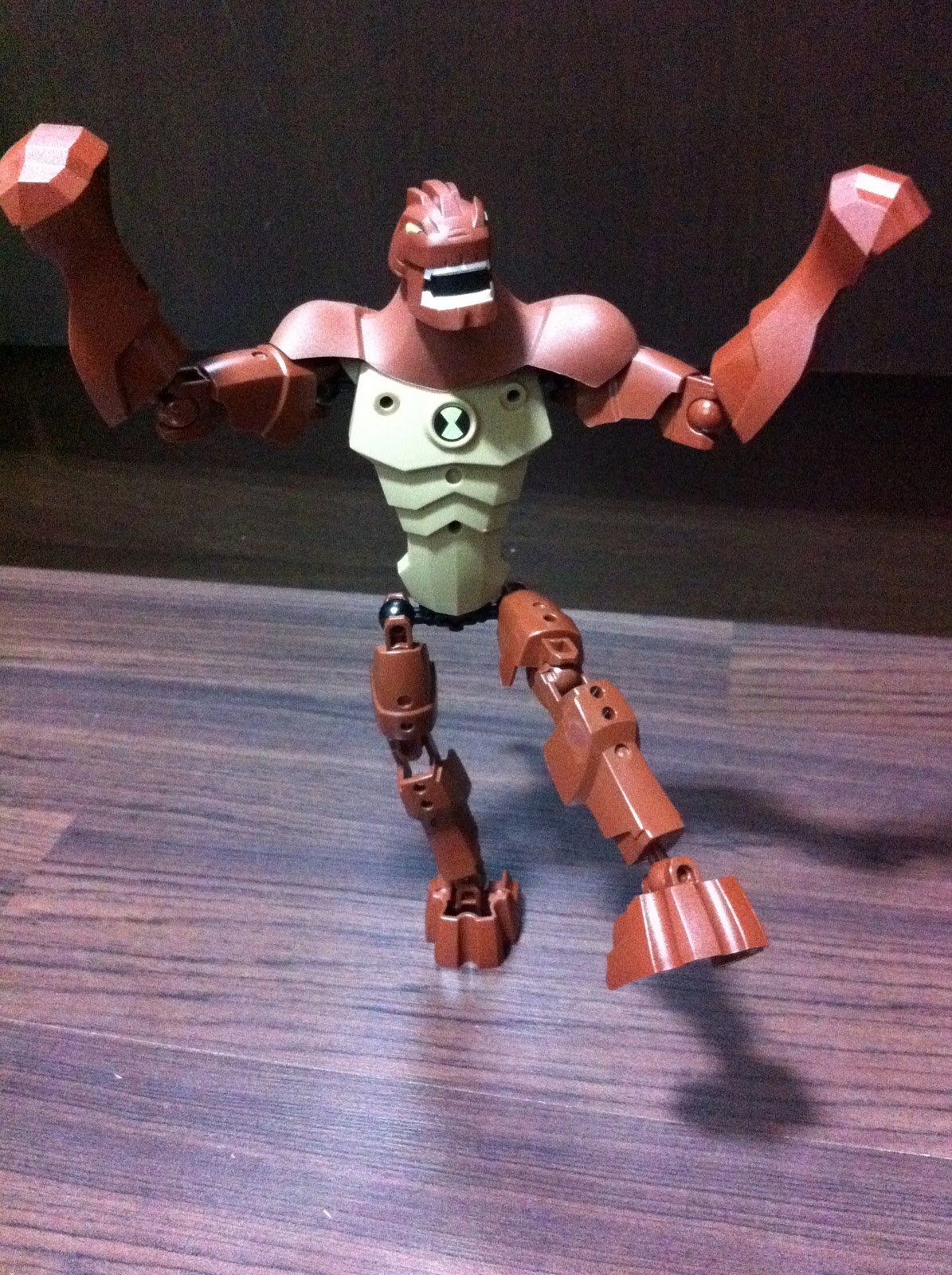 Away From Work: Lego Ben 10 Alien Force 8518 Jet Ray and 8517 Humungousaur