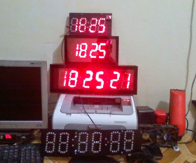 Membuat Jam digital dilengkapi tanggal / kalender dilengkapi source ...