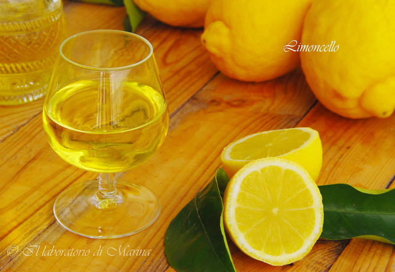 IL LABORATORIO DI MARINA: ΛΙΚΕΡ ΛΙΜΟΝΤΣΕΛΟ // LIQUORE LIMONCELLO