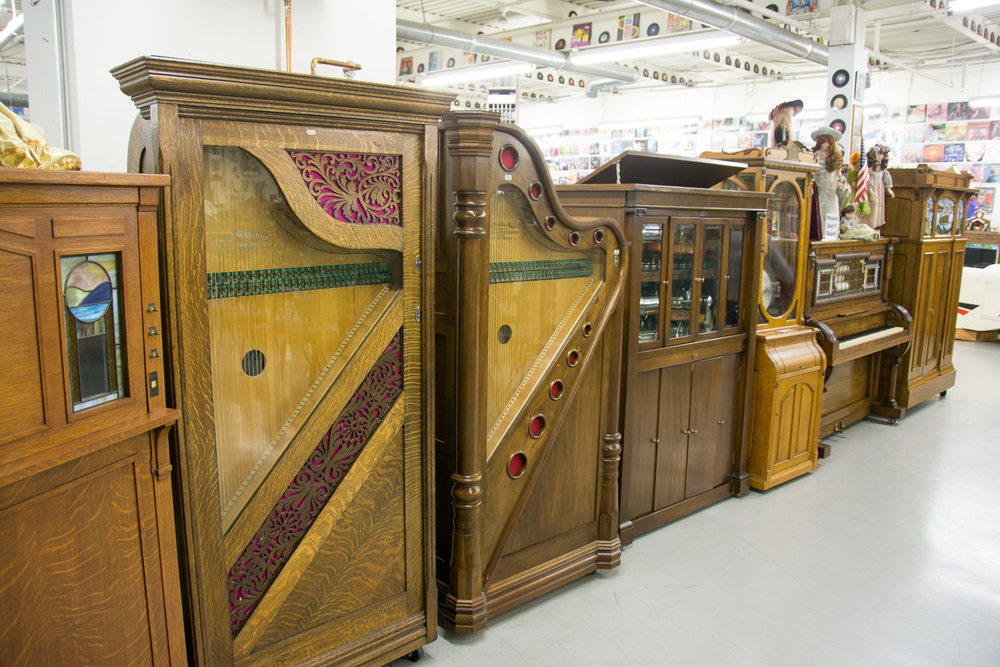 Cheese Plates and Room Service: "American Treasure Tour" Delights ...