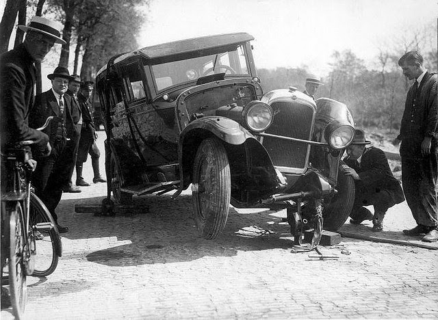 Old Photographs of Accidents in the Past ~ Vintage Everyday