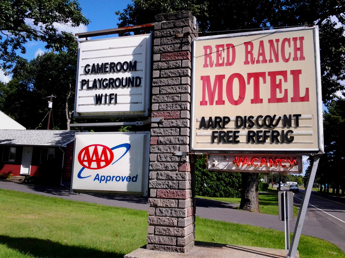 mOLLIE dASH: reasons to love the red ranch