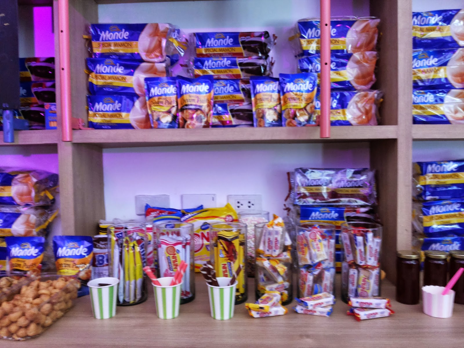 Monde Summer Mamon-It-Yourself Decorating Activity - Mommy Practicality