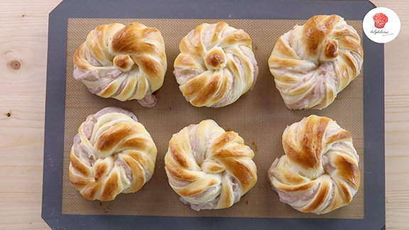 dailydelicious: Taro Bread