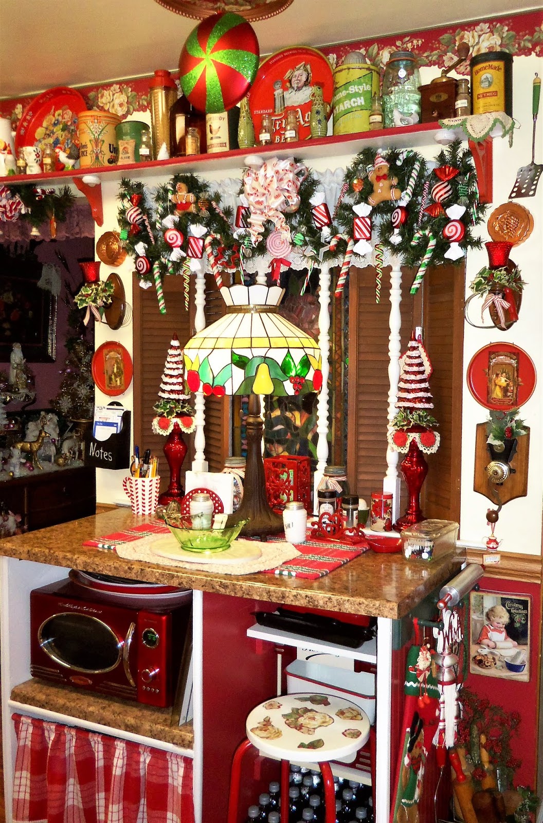 A DEBBIE-DABBLE CHRISTMAS: Gingerbread and Candy Christmas Kitchen ...