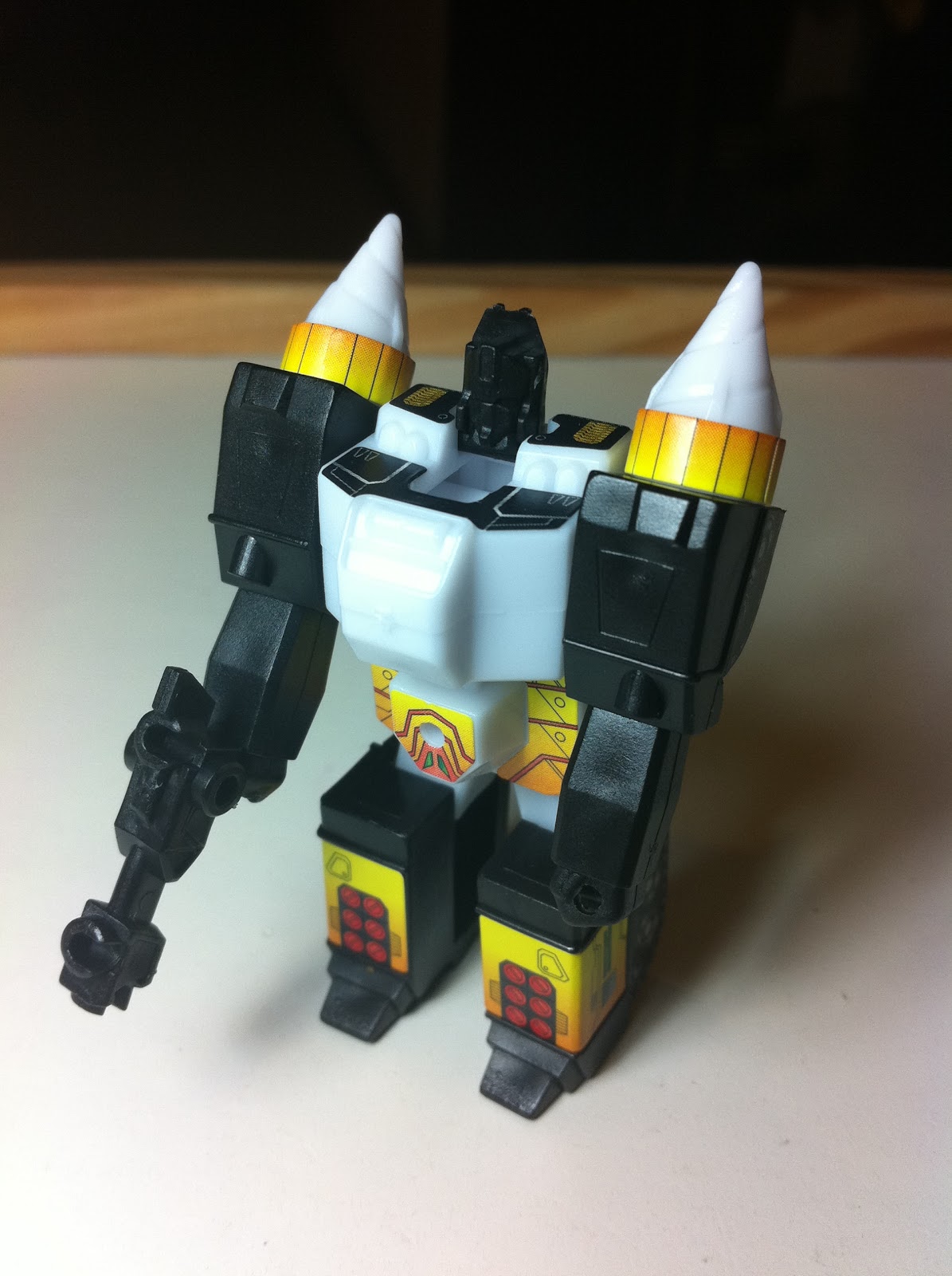 The Cave Collection: Kabaya Transformers Wave 6 Gaia Guardian