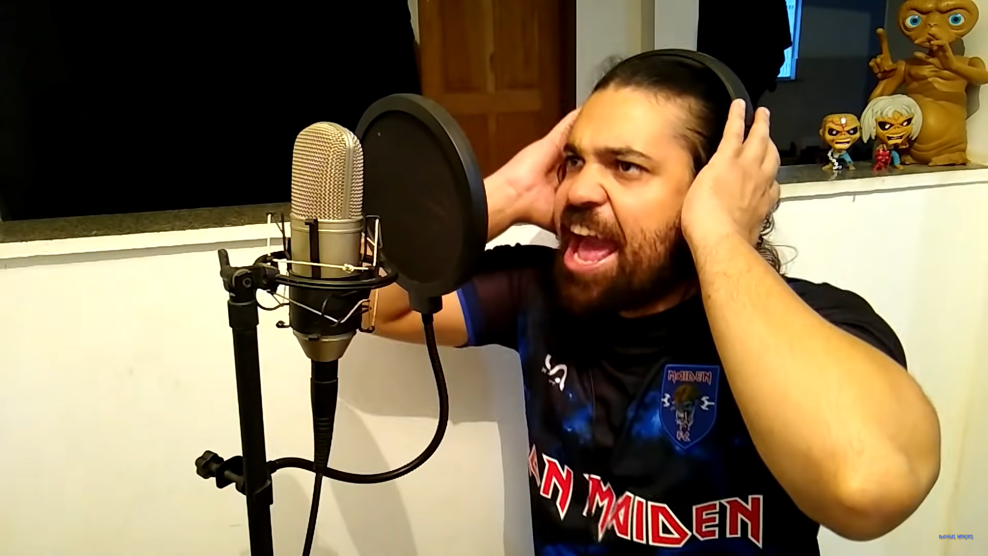 Raphael Mendes: e se Bruce Dickinson cantasse "Bark at the Moon" do Ozzy?