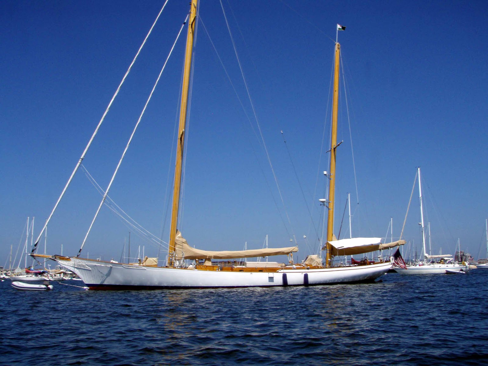 Exuberant Sailing: Cruising in Southern New England