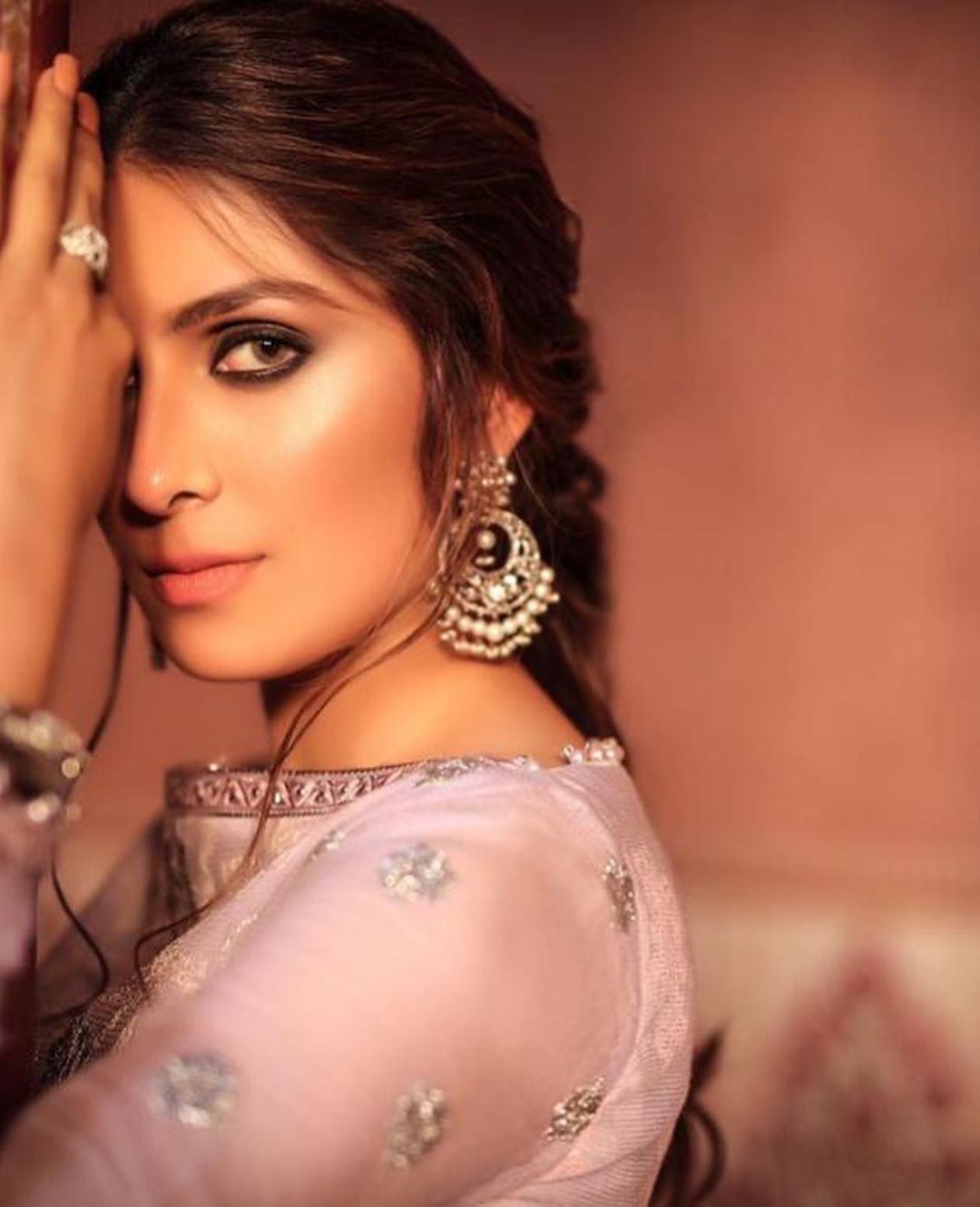 Aiza Khan Gorgeous looks