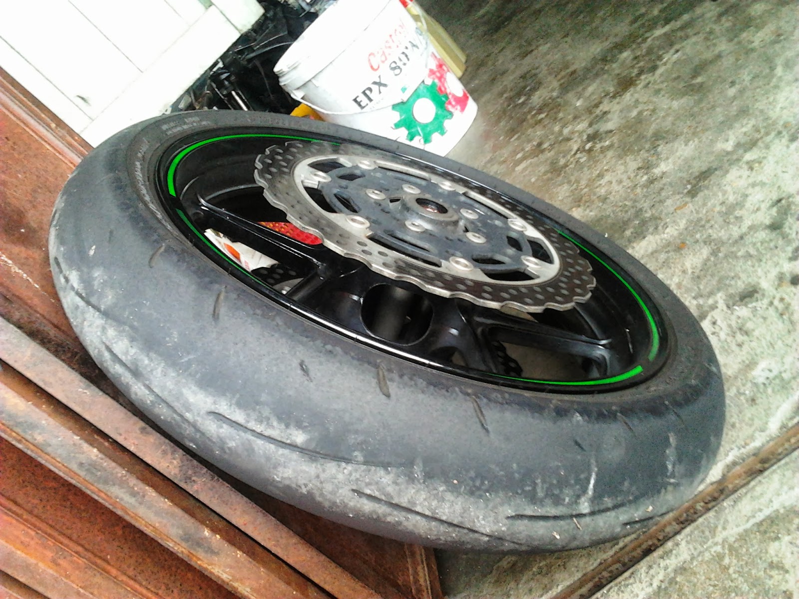 PulasMinyak: Tukar tayar depan- First time