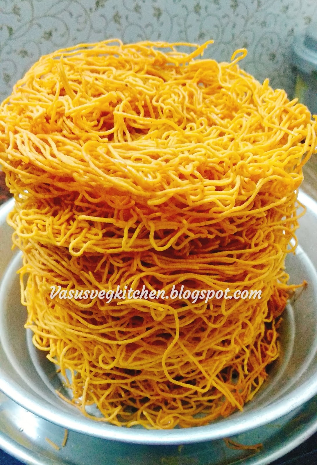 Vasusvegkitchen: Omapodi || Karapusa || Sev, how to prepare Omapodi recipe