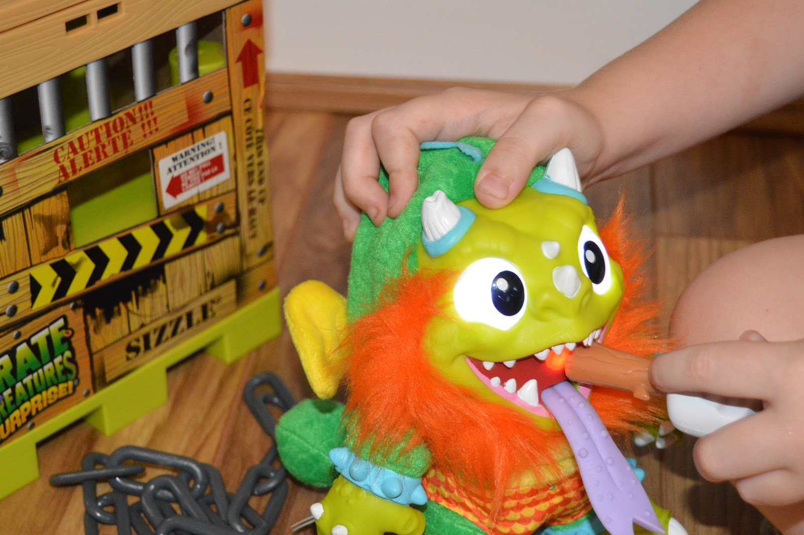 Playdays and Runways: Review | Crate Creatures Surprise Sizzle