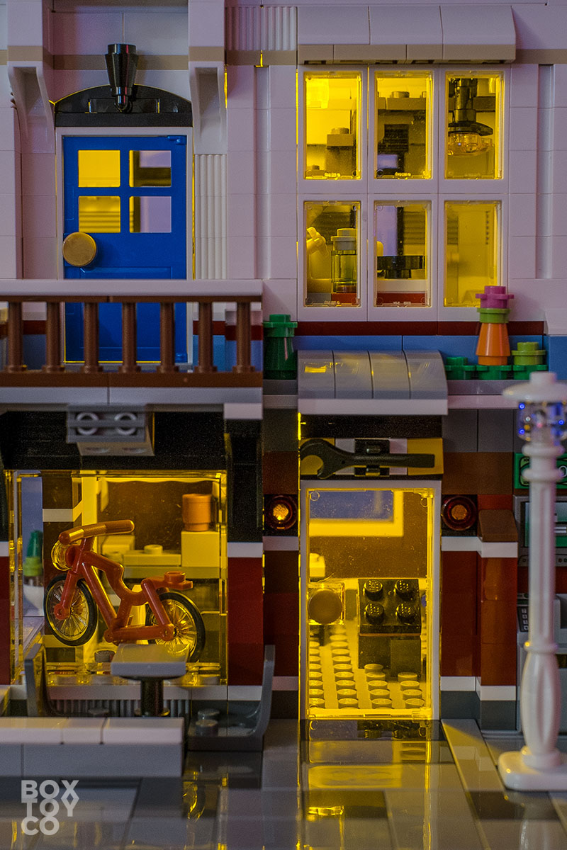 LEGO® Bike Shop & Café 31026 Revisited [MOD] | BoxToyCo