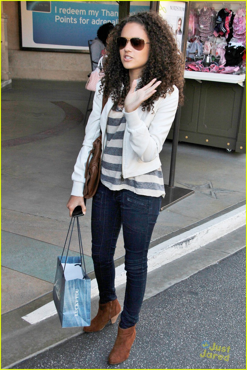 Mundo Fanmania: Madison Pettis de compras en Lucky Brand