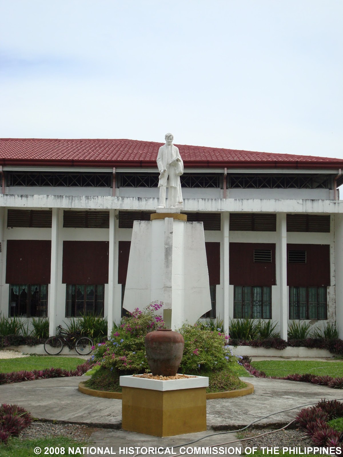 Sari-saring Monumento Alay Kay Rizal: Municipal Building - Alburquerque ...