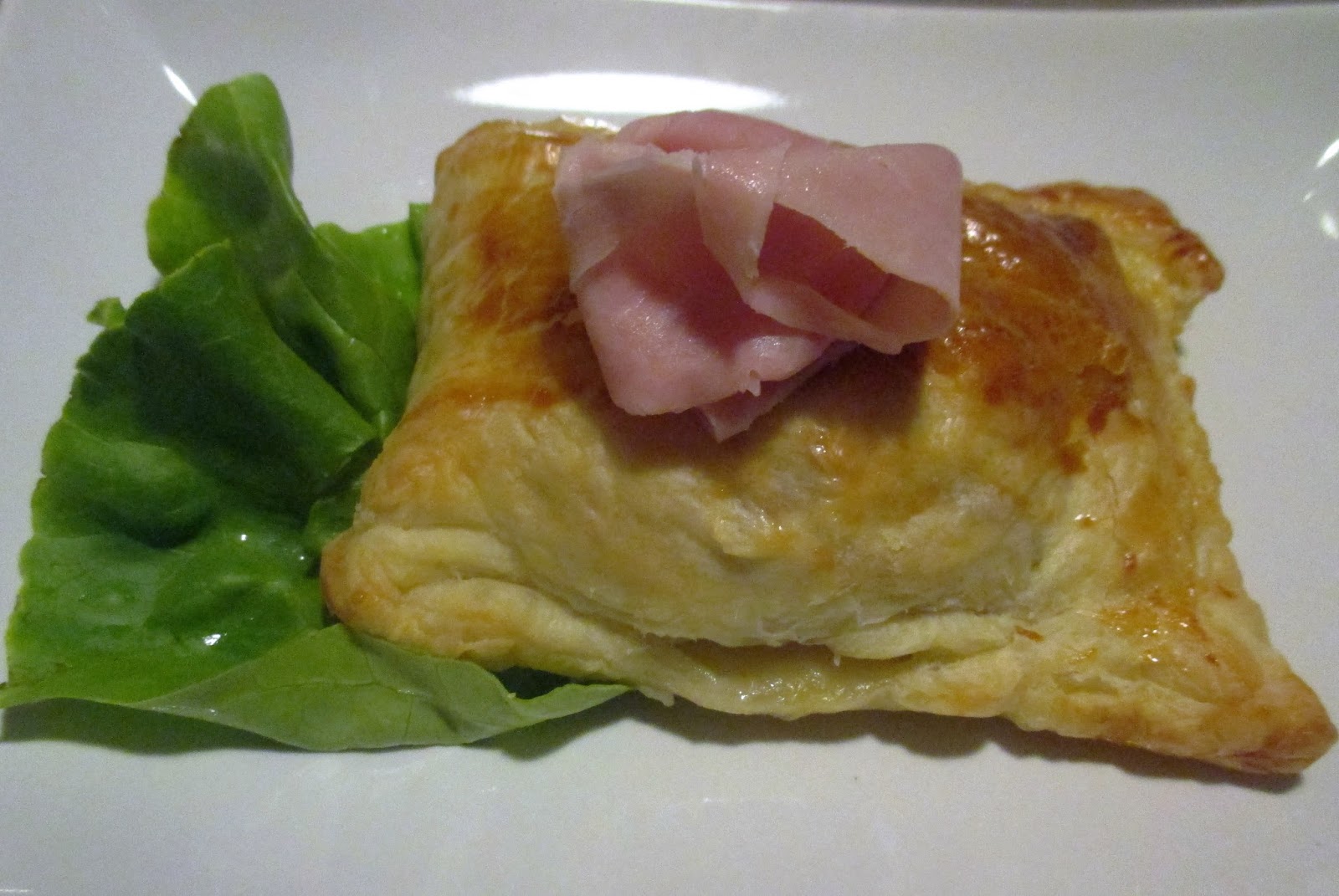SALTED FAGOTTINO WITH SCAMORZA, SPINACH AND BECHAMEL – Fagottino salato ...