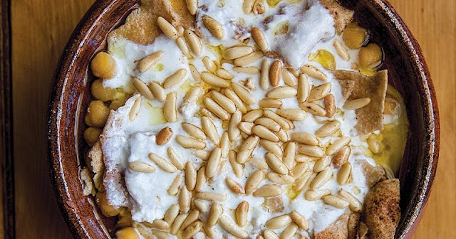 Fattet Hummus (Chickpeas with Pita and Spiced Yogurt) | LEBANESE RECIPES