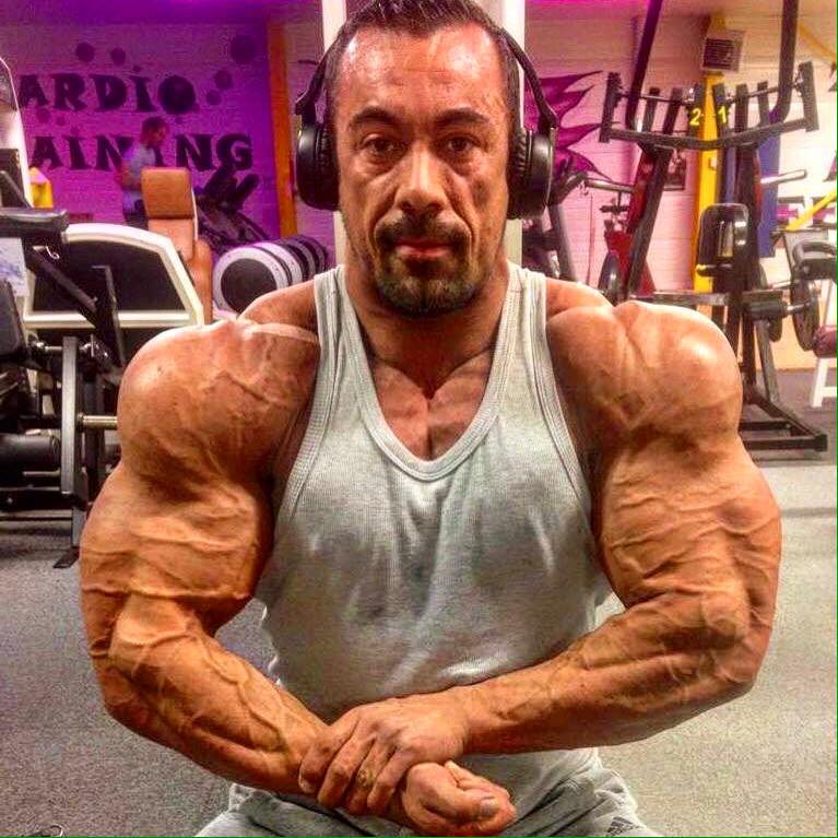 Worldwide Bodybuilders: French stud Peter Potepa