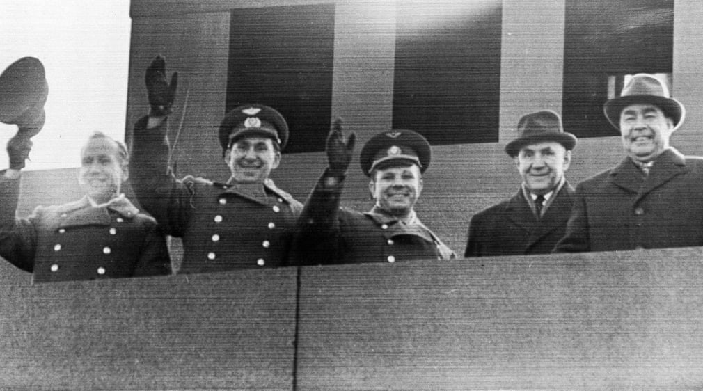 ΑΓΓΙΓΜΑ ΦΥΣΙΚΗΣ...: Σαν σήμερα ...1965, ο πρώτος διαστημικός περίπατος ...
