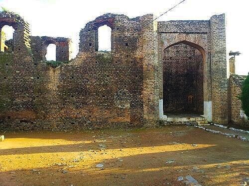 CHINAR SHADE : HISTORICAL FORTS OF JAMMU EITHER EXTINCT OR CRUMBLING.