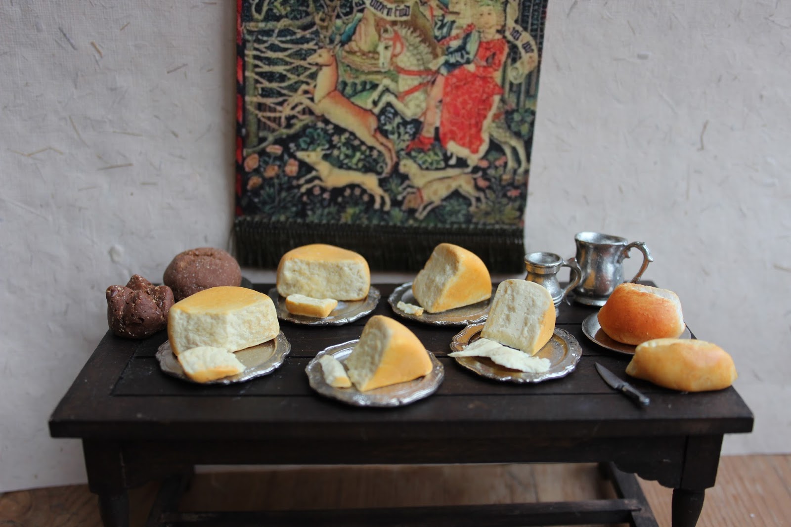 Medieval Morsels: The Medieval Dairymaid