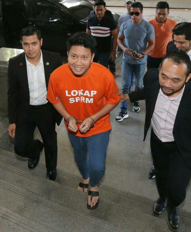 Akhirnya ADAM ROSLY Proksi Zuraidah Kamaruddin Berbaju Oren SPRM | buletin