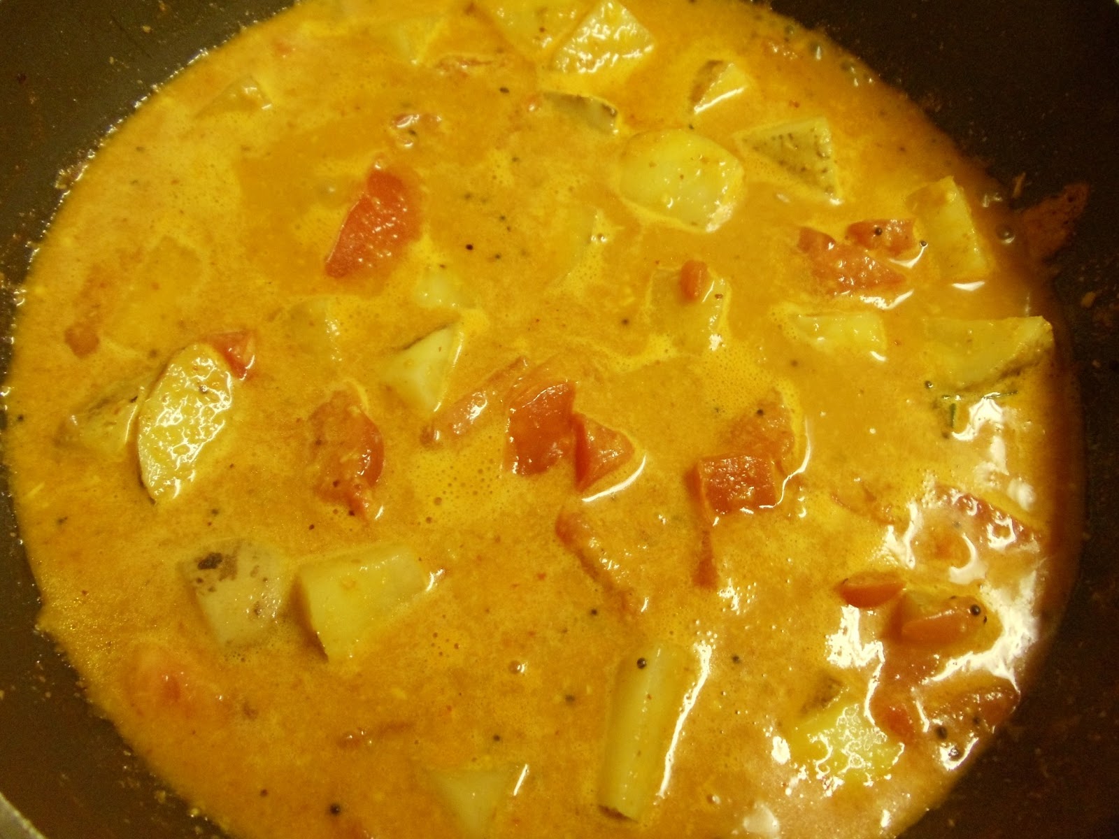 Lakshmi Canteen: Batate Vaagu (Spicy Potato Curry)