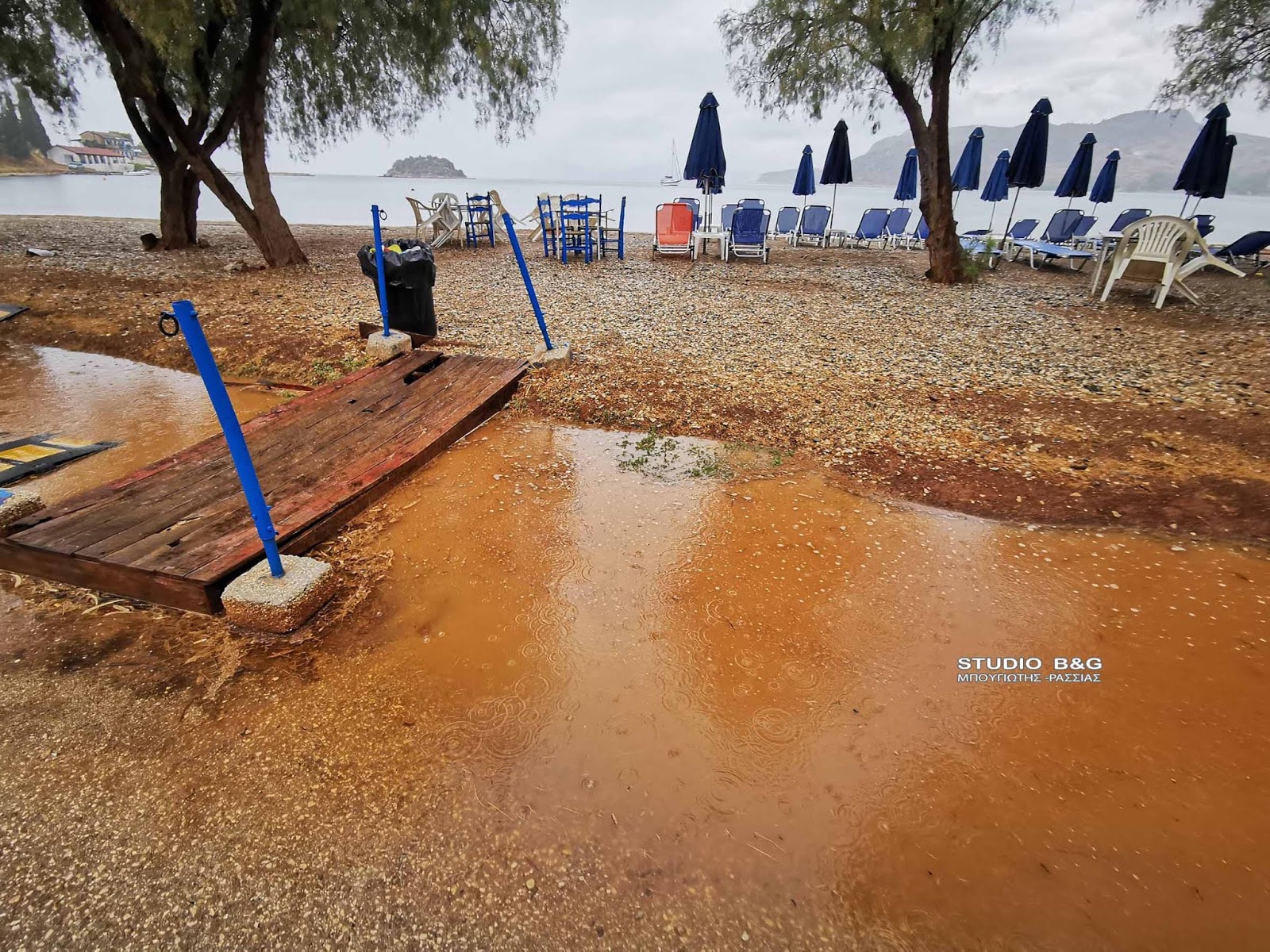 Φωτογραφία: ΝΑΥΠΛΙΟ: ΒΡΟΧΟΠΤΩΣΗ ΚΑΙ ΕΝΤΟΝΗ ΣΥΝΝΕΦΙΑ.