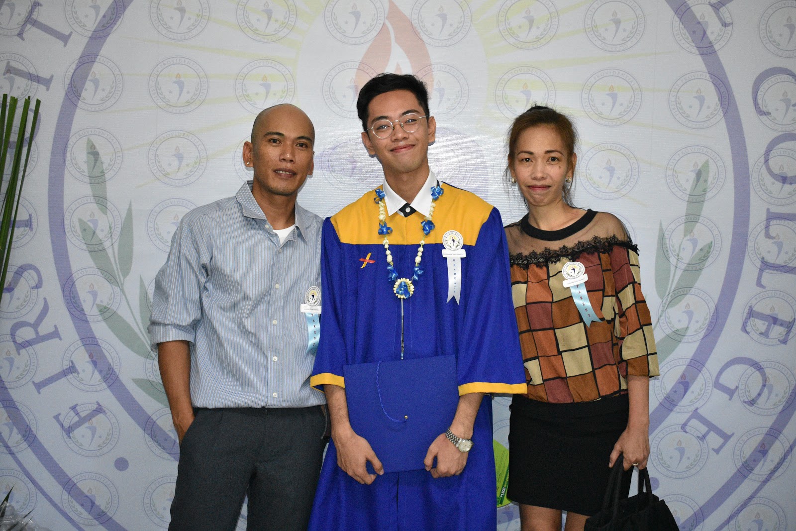 GRADE 12 GRADUATION DAY - Ezequiel Lumbang