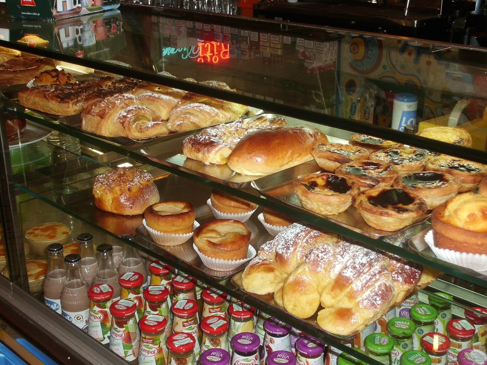 Pastelaria Riti: PASTELARIA DIVERSA E OS MELHORES CROISSANTS DE LISBOA!