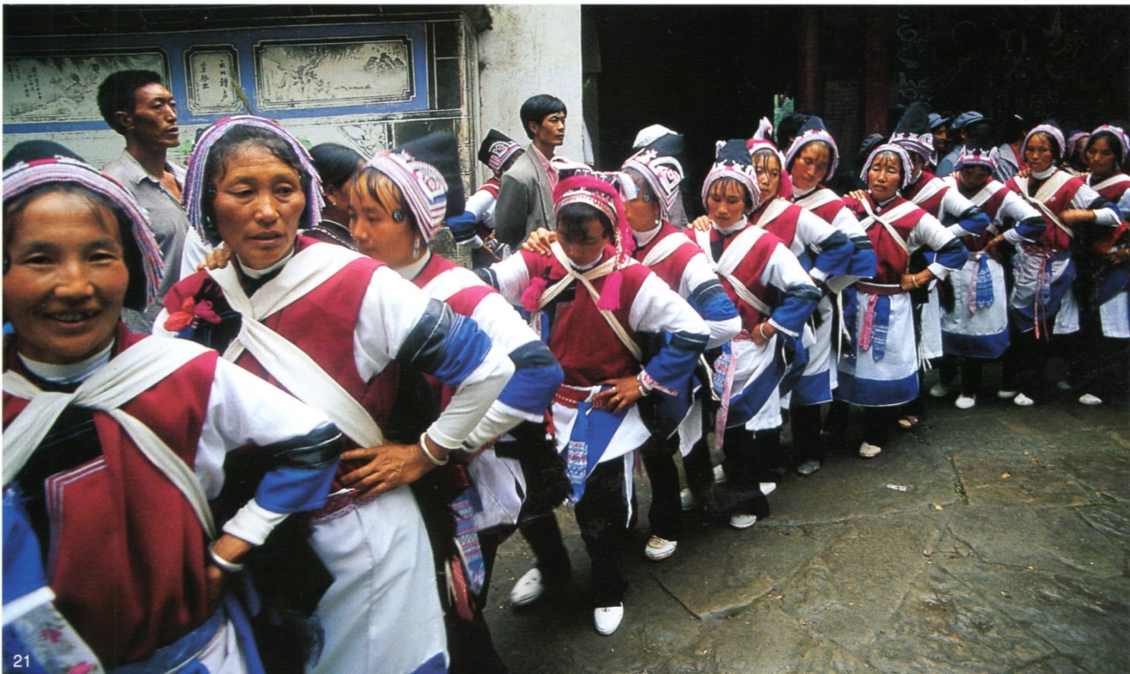 FolkCostume&Embroidery: Overview of the costumes of the lesser known ...