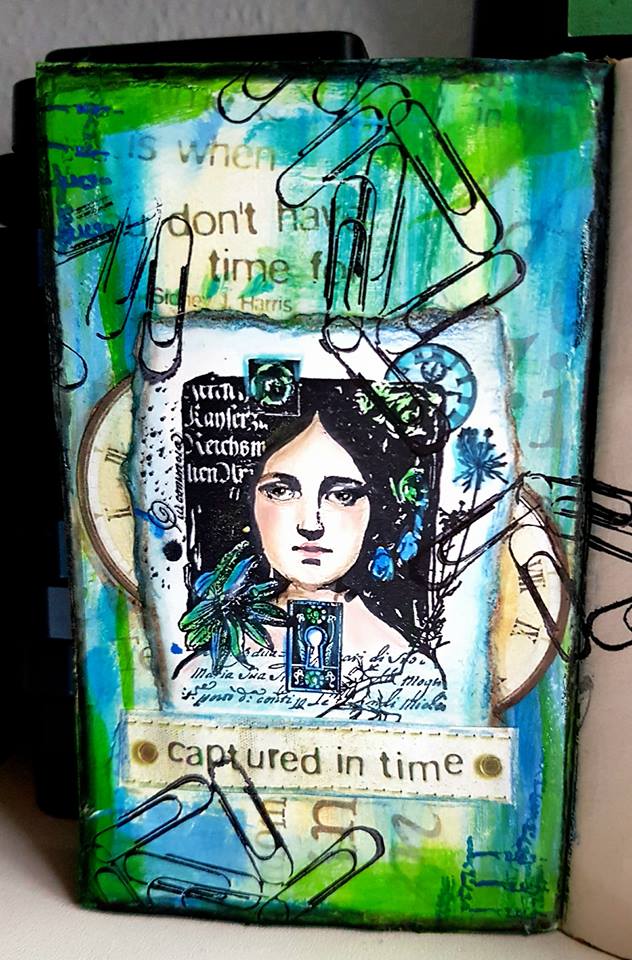 Follow me on my Art Journey: Artsy Fartsy Friday: week 8: Paper Clips