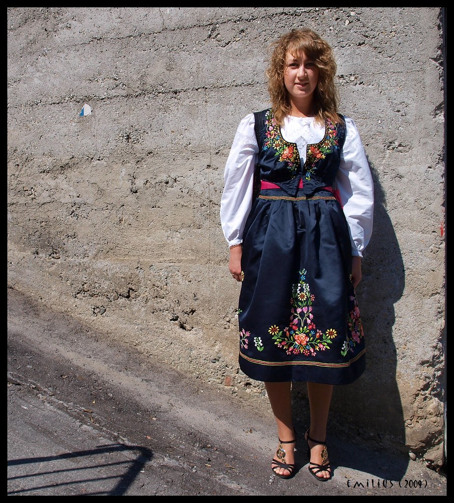 FolkCostume&Embroidery: April 2020