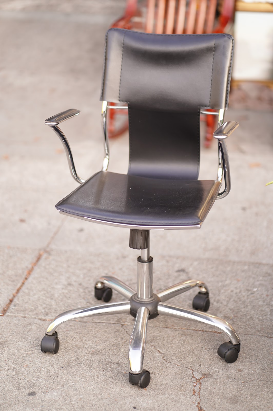 UHURU FURNITURE & COLLECTIBLES: **SOLD** #34930 Zou Modern Chrome Base ...