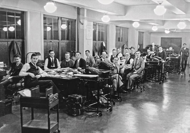 26 Amazing Photos Capture People in the Offices in the Early 20th ...