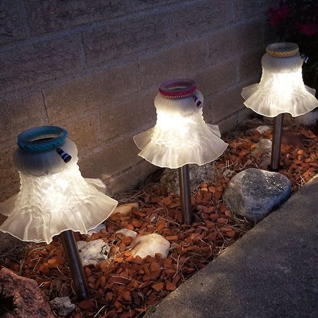 50 Beautiful Solar Garden Decoration Ideas The Best | ARA HOME