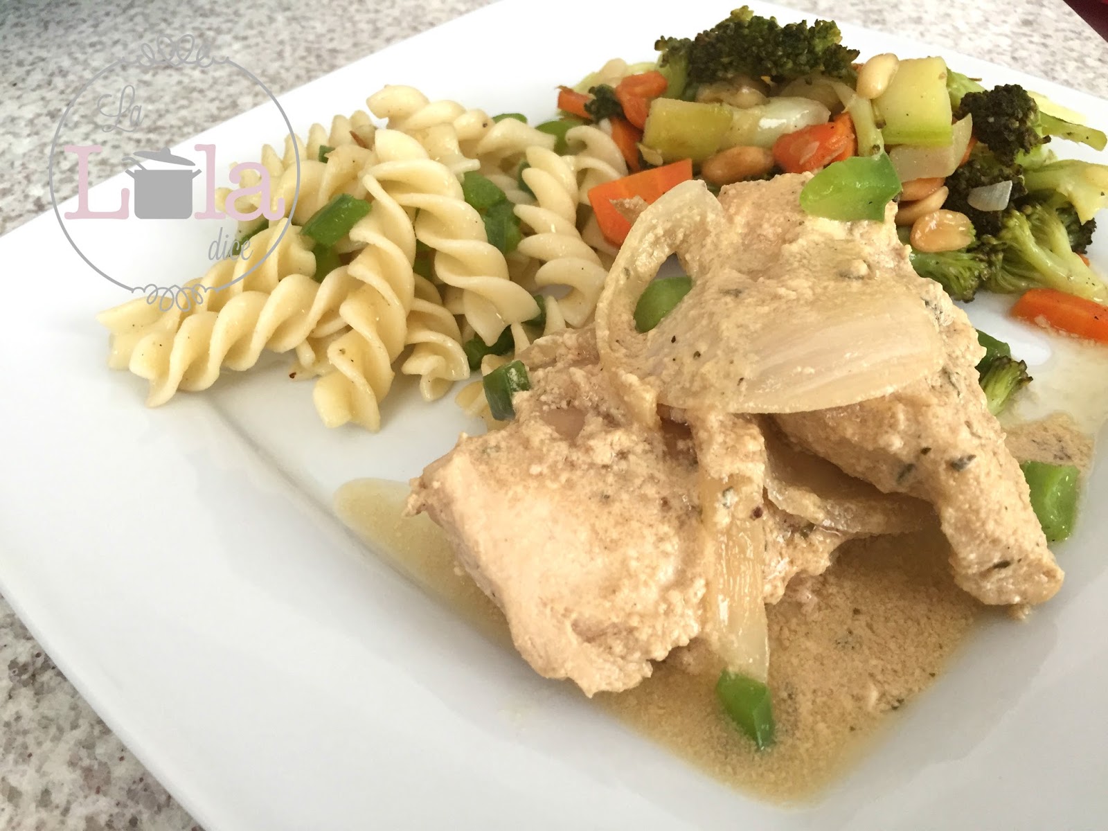 Pollo con leche evaporada y cerveza, en la olla lenta | La Lola Dice