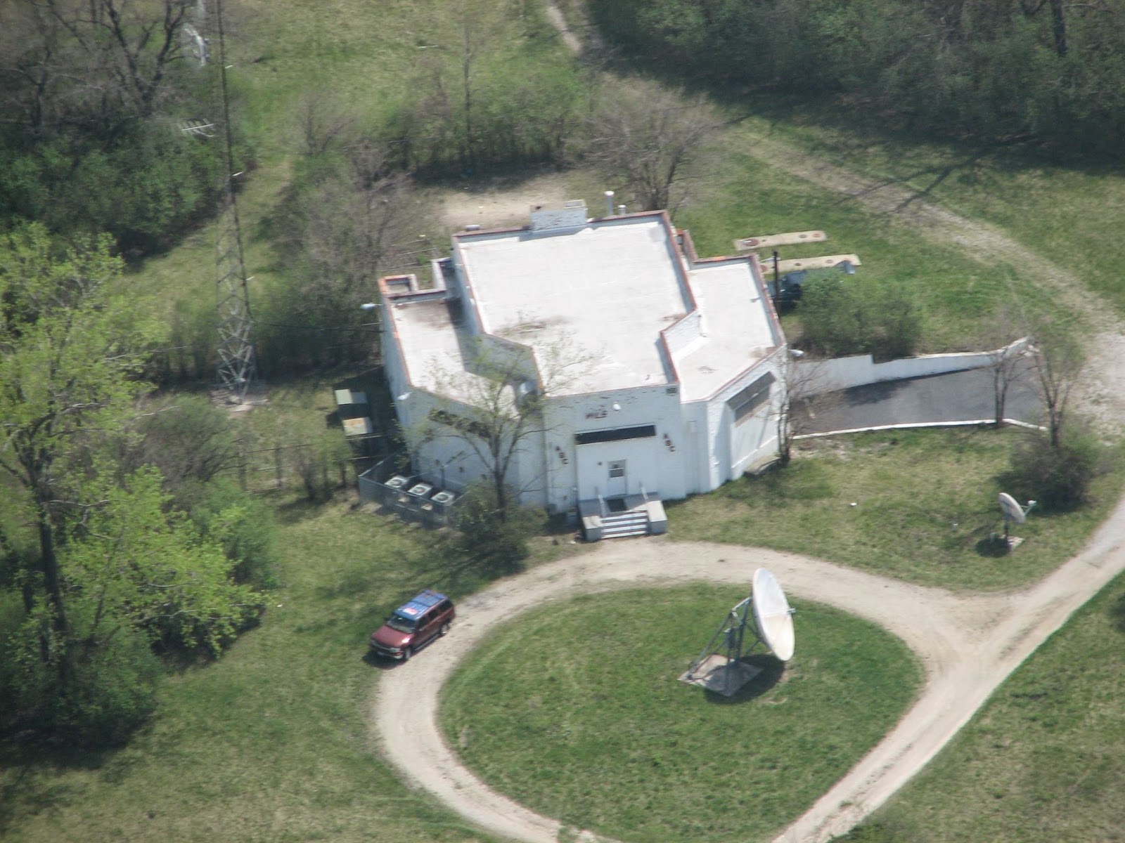 Cape Dx - Gary Deacon: WLS Chicago IL 890 kHz QSL