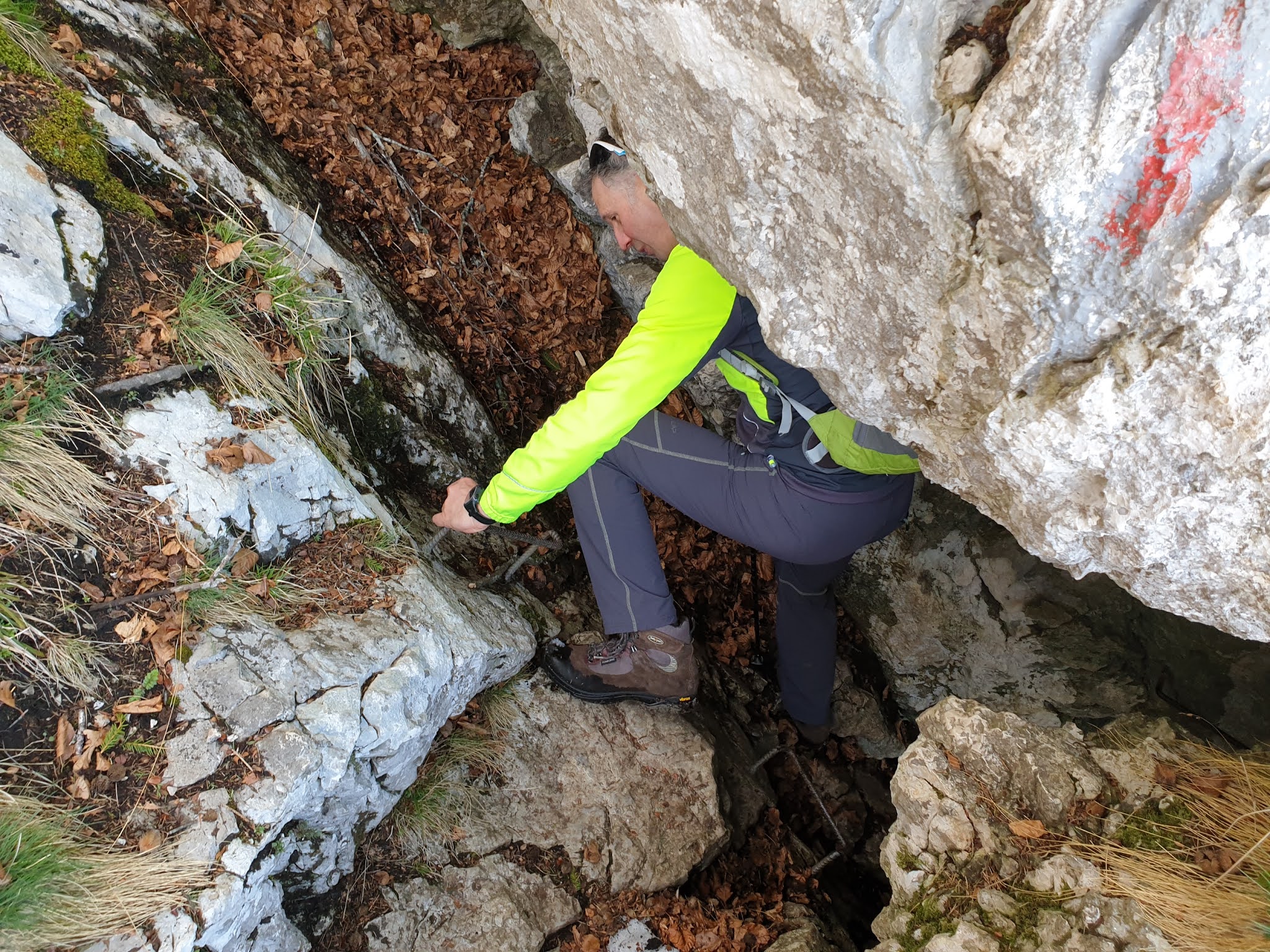 Su strade e sentieri: PEDESCALA - CASTELLETTO DI ROTZO - ALTARKNOTTO ...