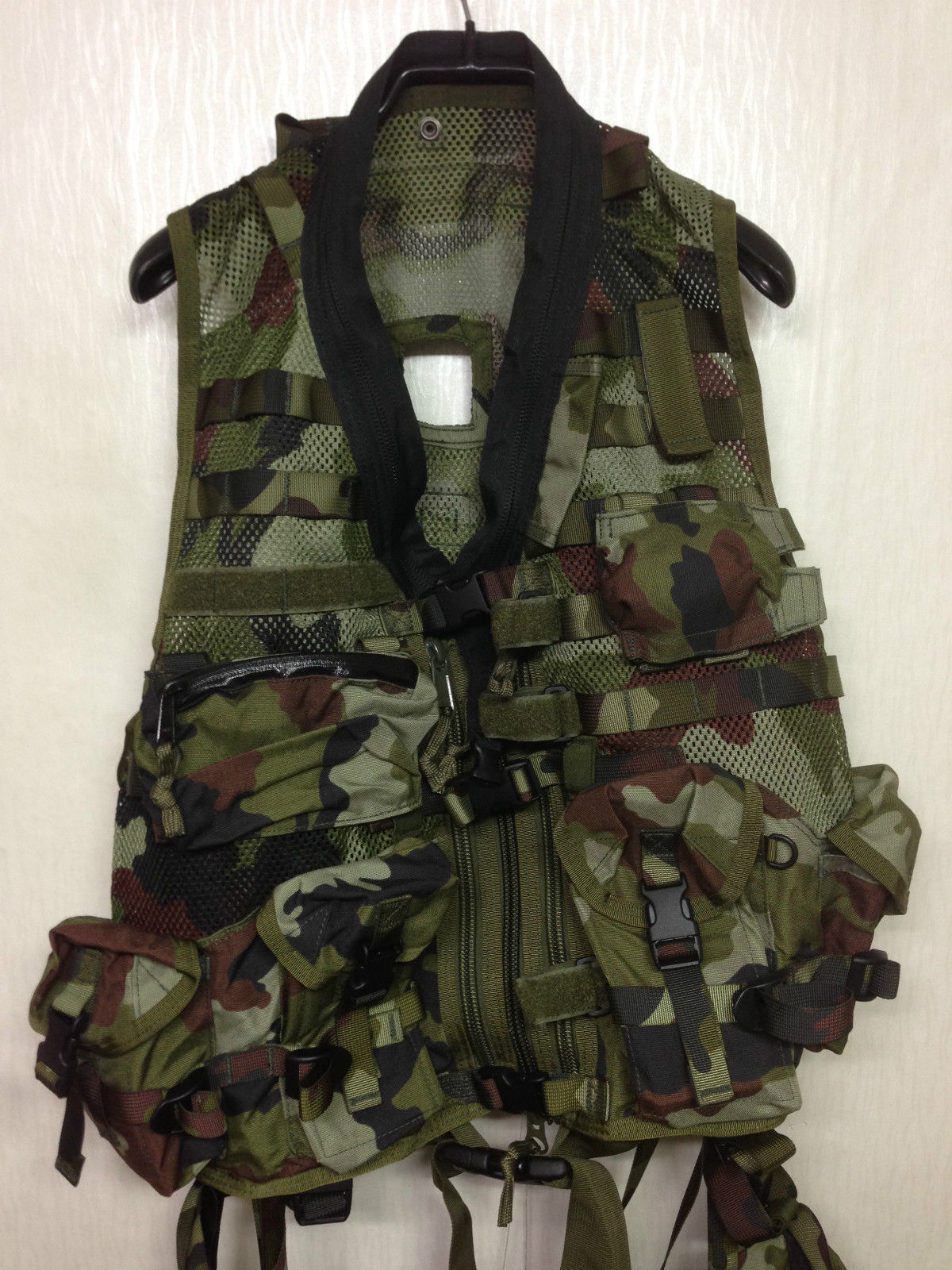 Webbingbabel: Irish Defence Forces Lowe Alpine Battle Vest Helicopter Crew