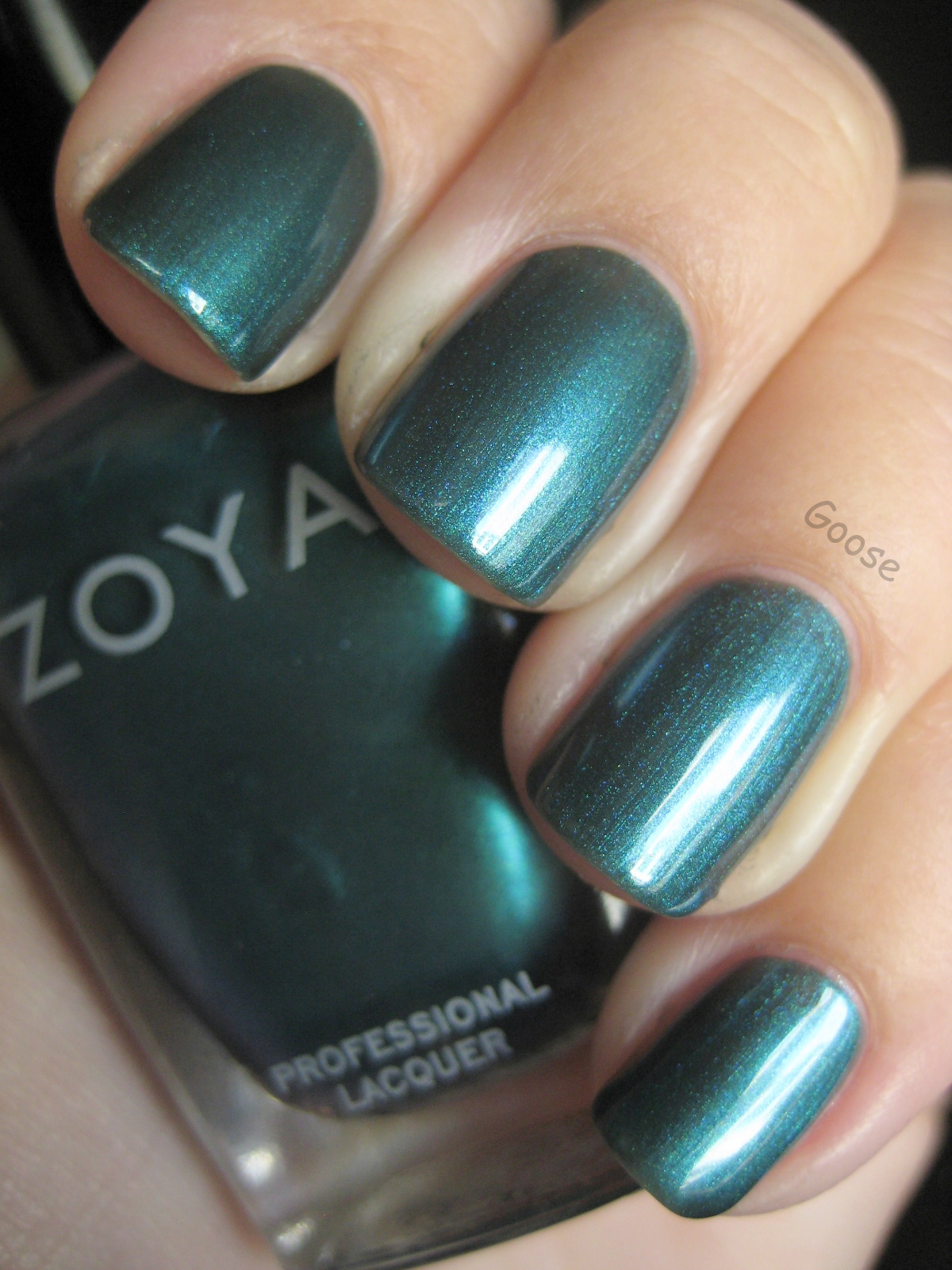 Goose's Glitter: Zoya Swatches - Greys and Blues (pic heavy!)
