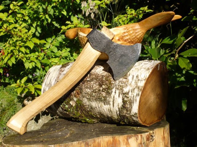 Jon Mac.Spoon Carving First Steps: Spoon carving with...The Westermann Axe.
