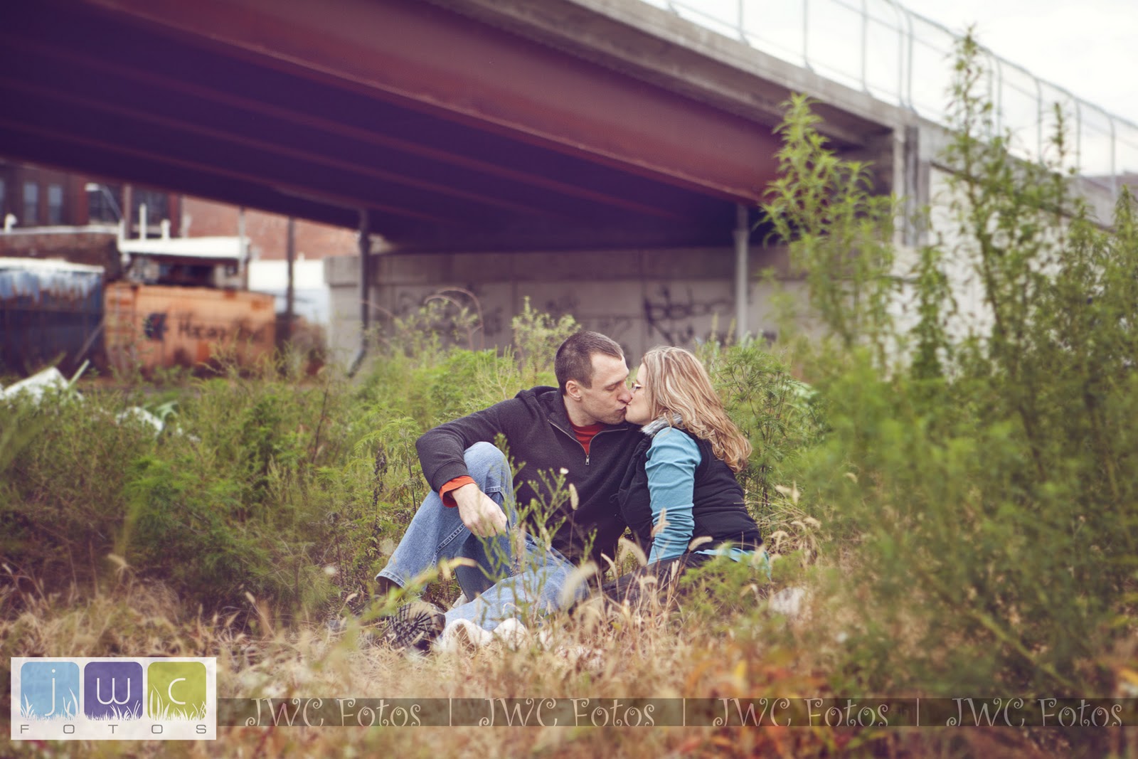 JWC Fotos: Ingrid & Curtis... sitting in a tree. Kiss-ing.