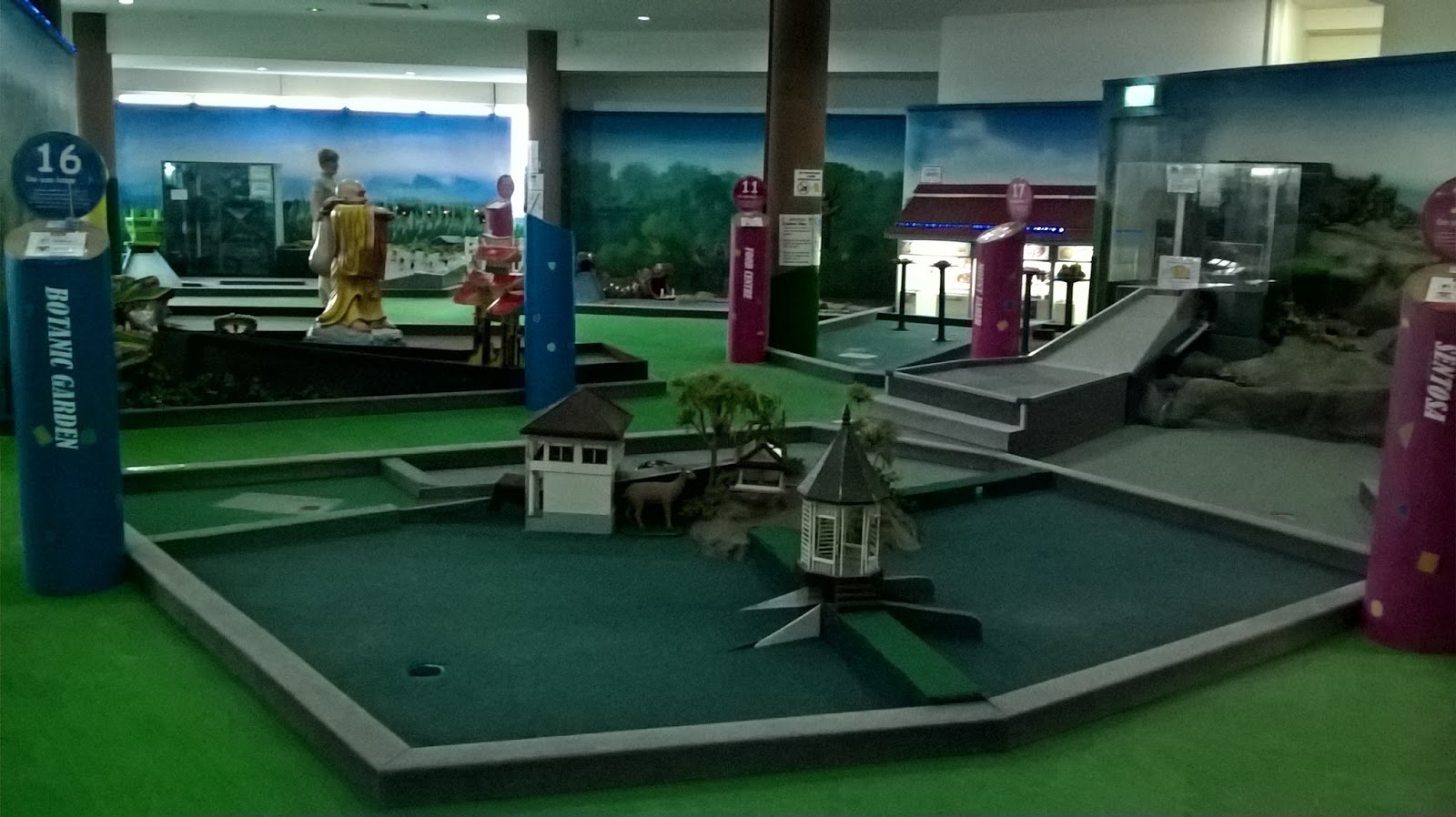 The Ham and Egger Files: LilliPutt indoor Mini Golf in Singapore